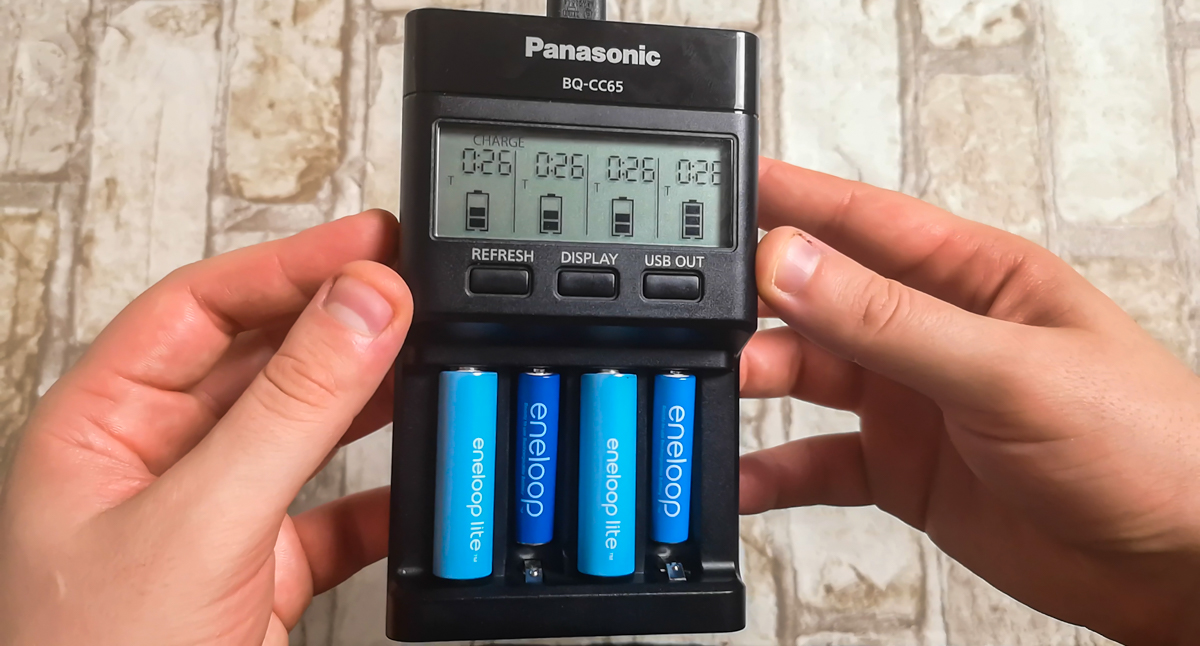 Обзор зарядного устройства Panasonic Eneloop BQ-CC65 - Root-Nation.com