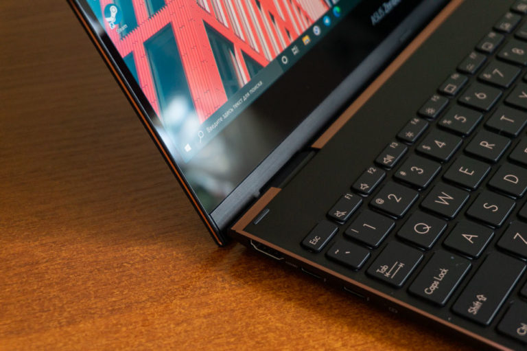 ASUS ZenBook Flip S (UX371EA) review – Top-Of-The-Line Transformer