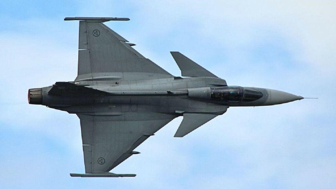 1/87 Scale Airplane Saab JAS-39 Gripen Fighter Aircraft Diecast Model ...
