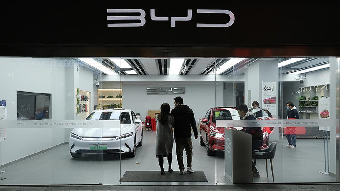 BYD dealers to get a $280 million reward for helping reach annual sales ...