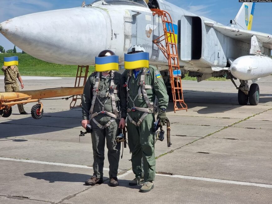 The Ukrainian pilot talked about training on F-16 fighters - Root ...