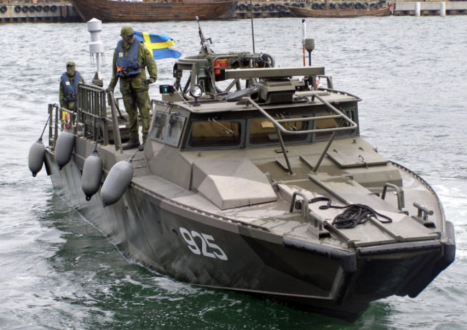 Stridsbåt 90H (CB90) amphibious assault boat - Root-Nation.com