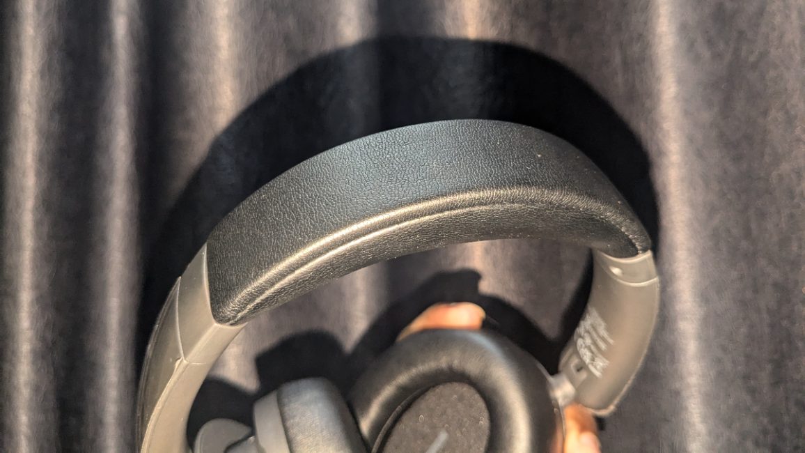 EarFun Wave Pro Review: A Lot For Less - Root-Nation.com