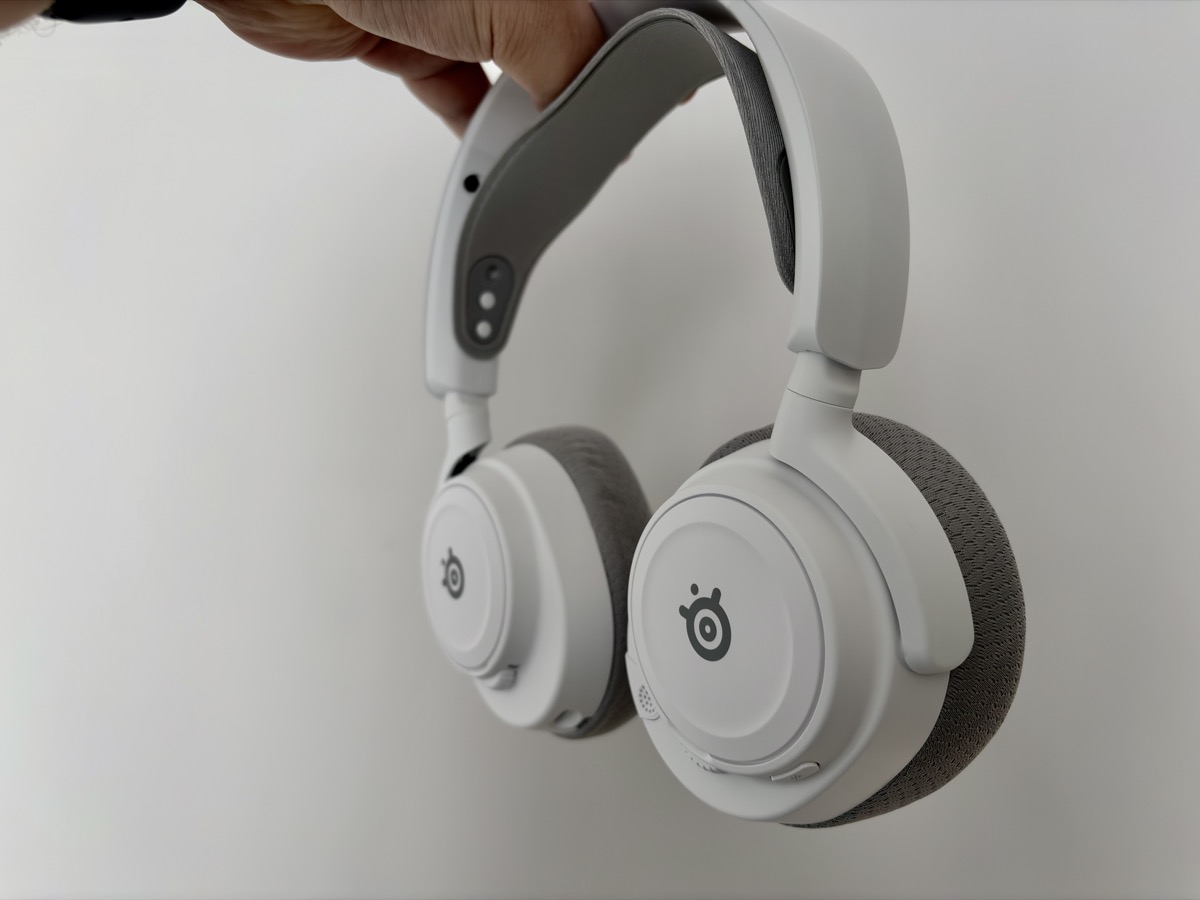 SteelSeries Arctis Nova 7X Gen 2 review: The King Of Compatibility ...